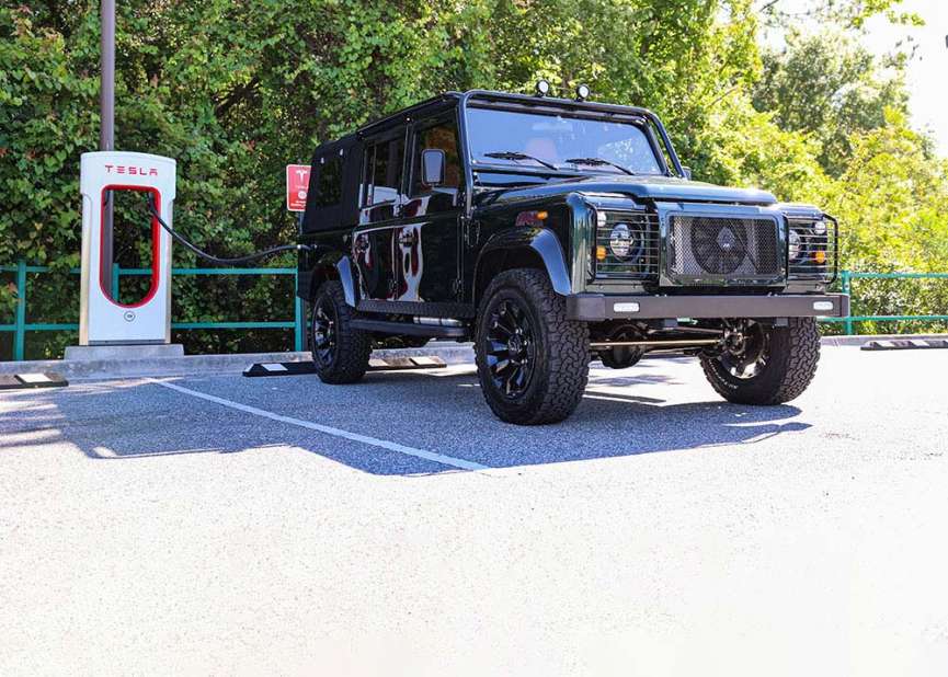 Project Arizona Desert: A Tesla-Powered 1990 Defender 110 - EV Builder ...